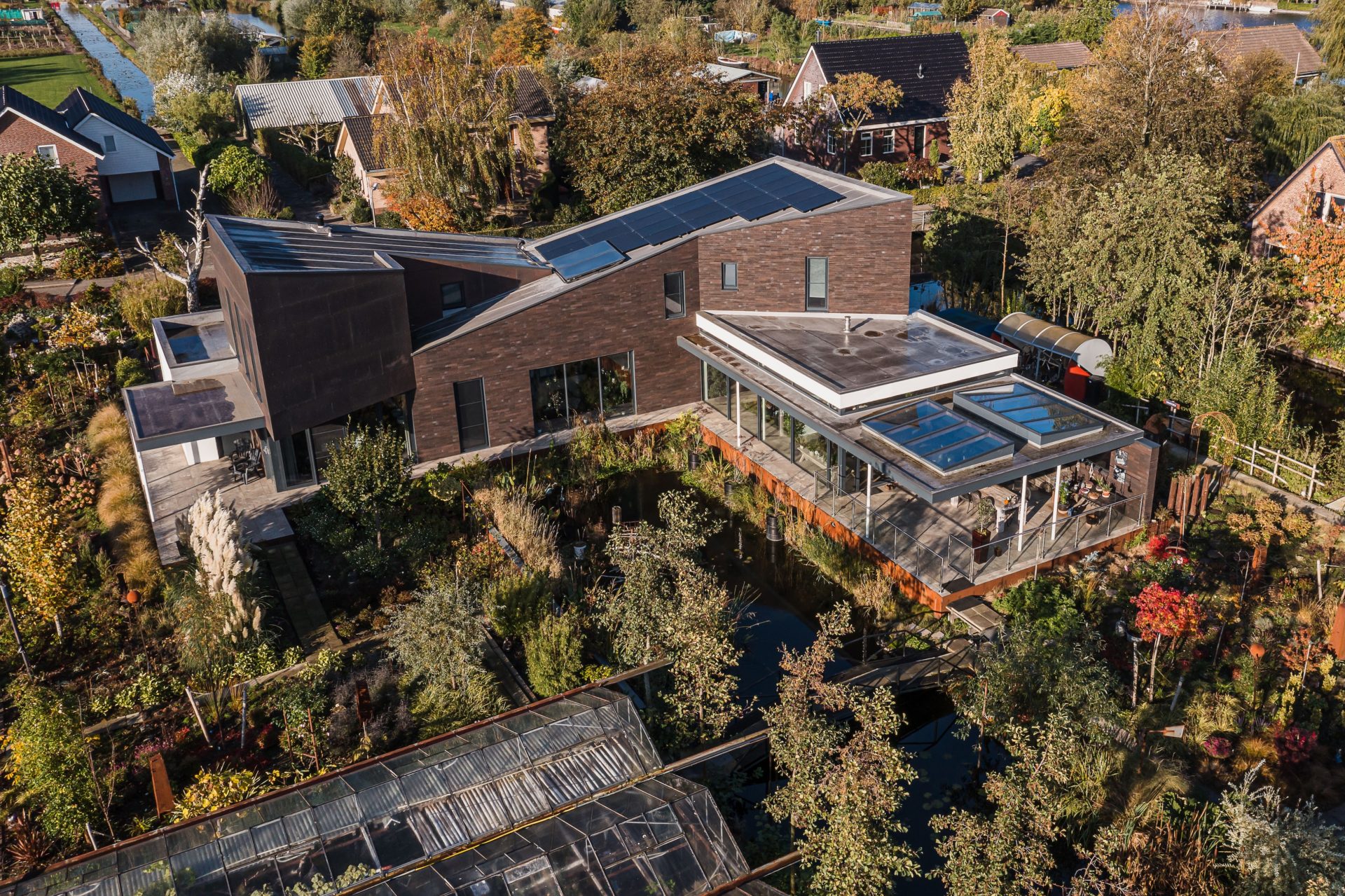 Lightweight steel frame - construction system - beSteel